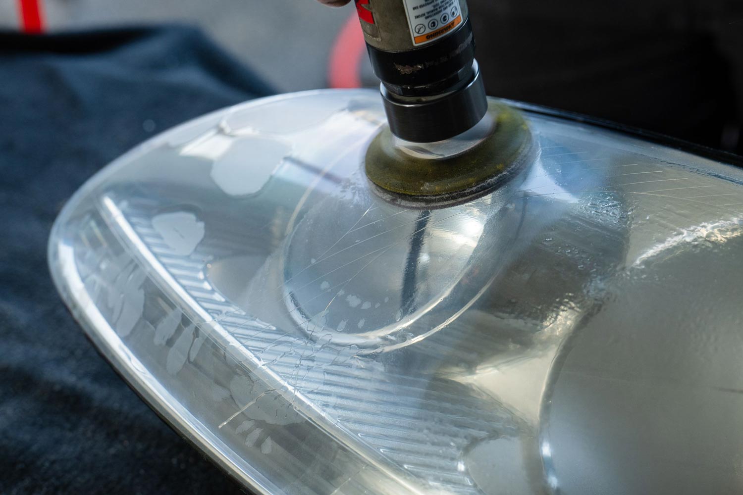 Quelle solution de nettoyage pour votre optique de phare